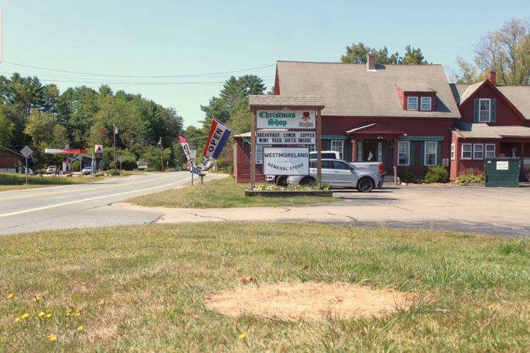 How a town rule took the air out of a giant ice cream cone - NH ...